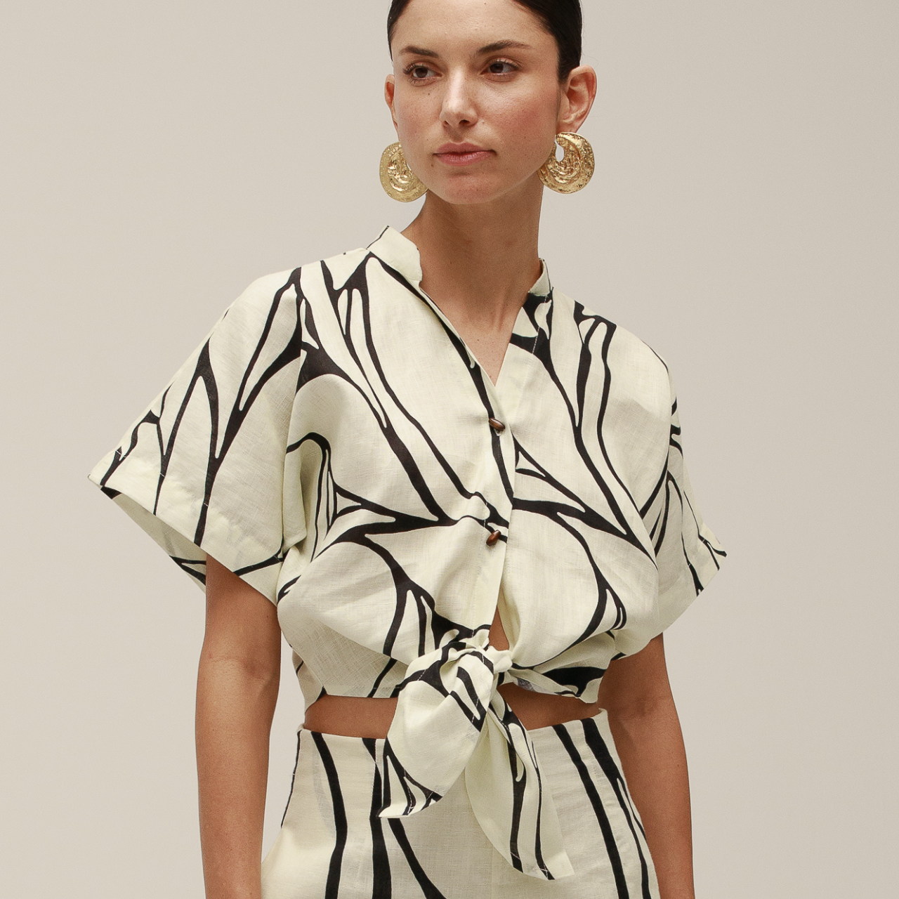 Cala De La Cruz Leyroy Top in white/Black | Caroline Randell's SS25 ...